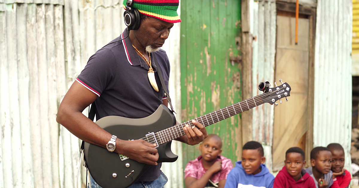 “Papi” Felix Garemua | Playing For Change