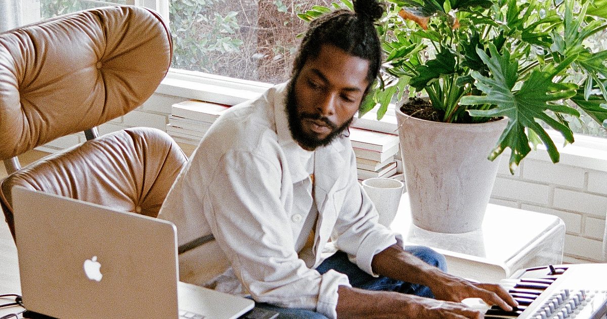 Kevin "K. Roosevelt" Moore II | Playing For Change