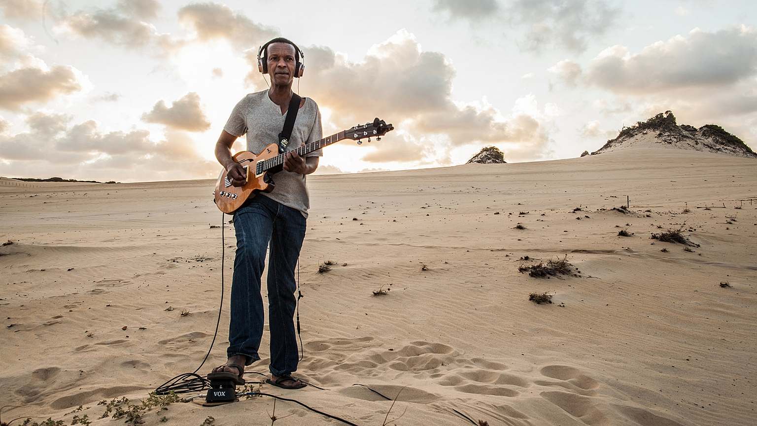 Roberto Luti | Playing For Change