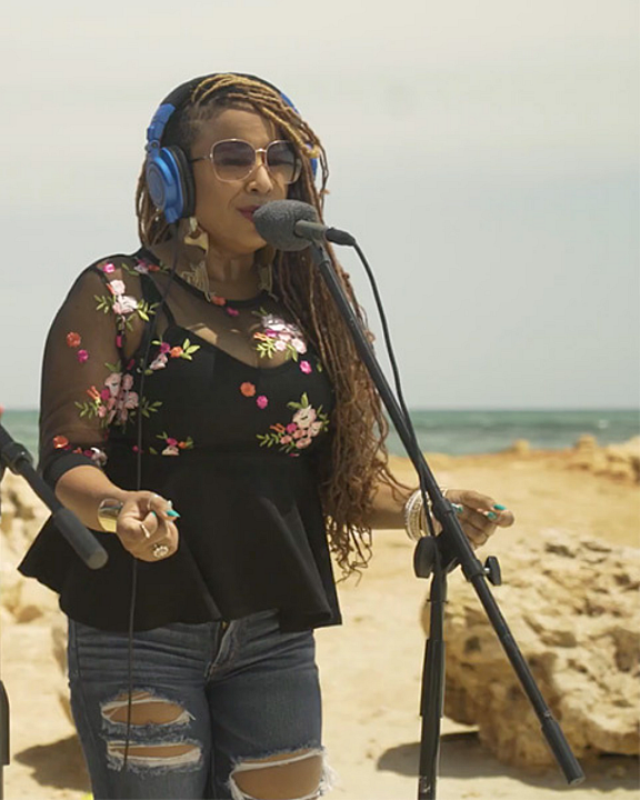 Roselyn Williams | Playing For Change