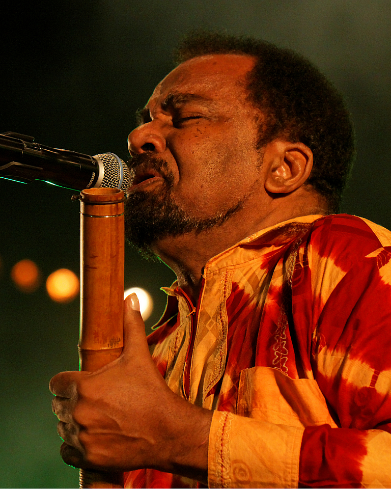 Decoding Bonga Kwenda's Mona Ki Ngi Xica: A… | Playing For Change