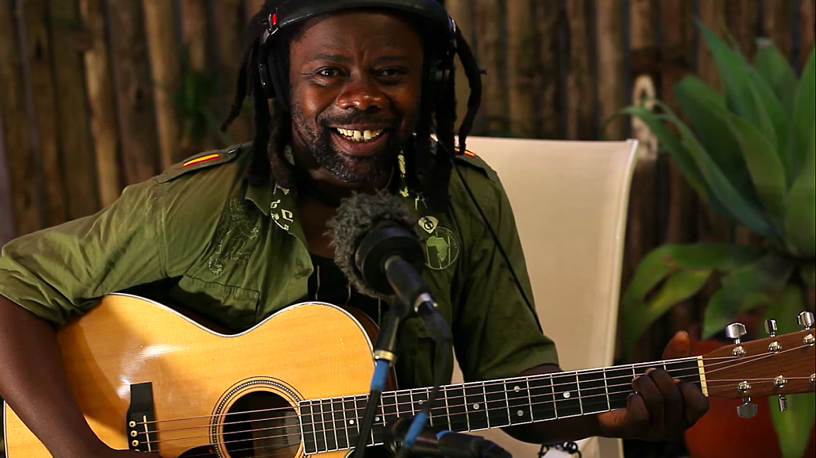 Tyrone | Tula Ben Ari | Live Outside | Playing For Change