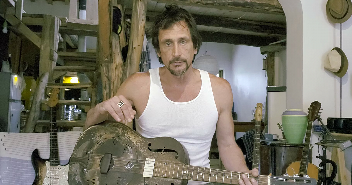 Slide Guitar Tutorial with Roberto Luti |… | Playing For Change