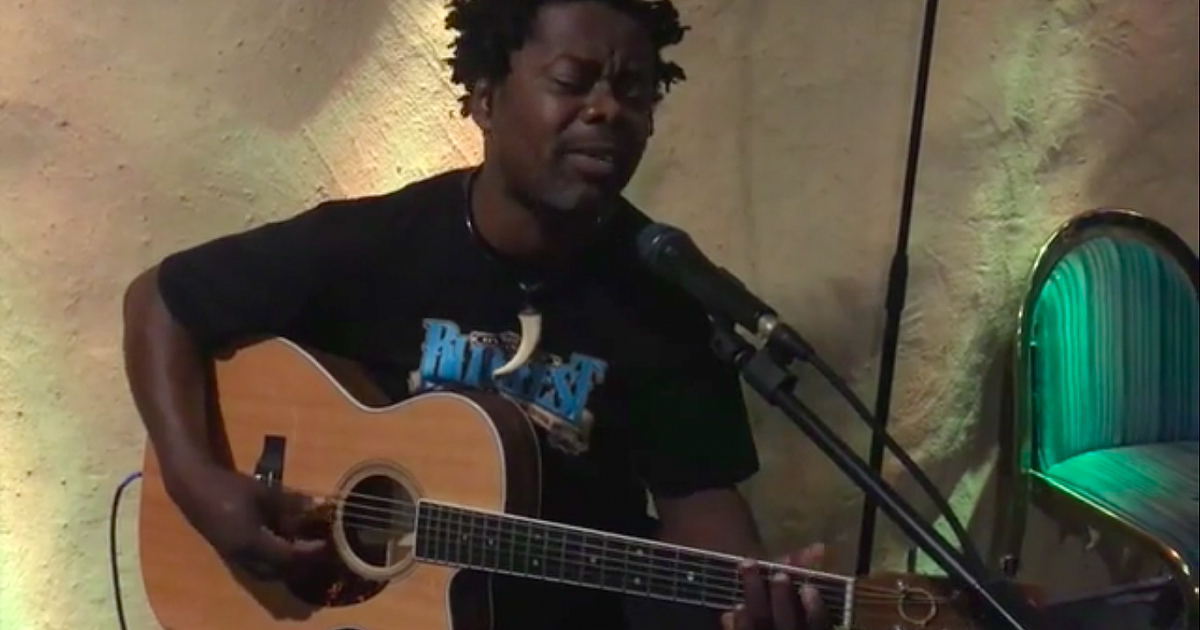 Up and Close with Mermans Mosengo | Playing For Change