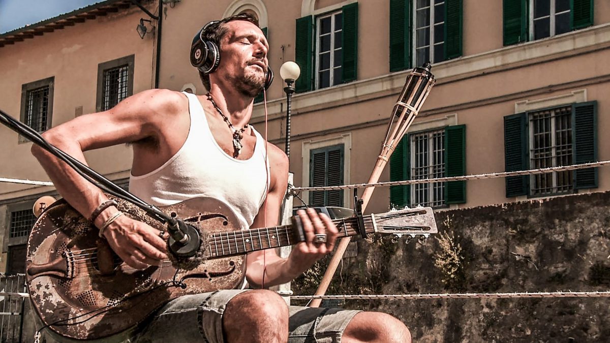 Playing For Change | Roberto Luti